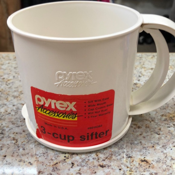 Pyrex | Kitchen | Pyrex 3cup Sifter | Poshmark